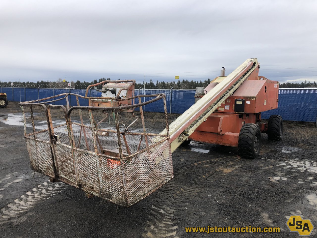 For Sale: 1996 JLG 60H Aerial Equipment Boom/Telescopic Lifts