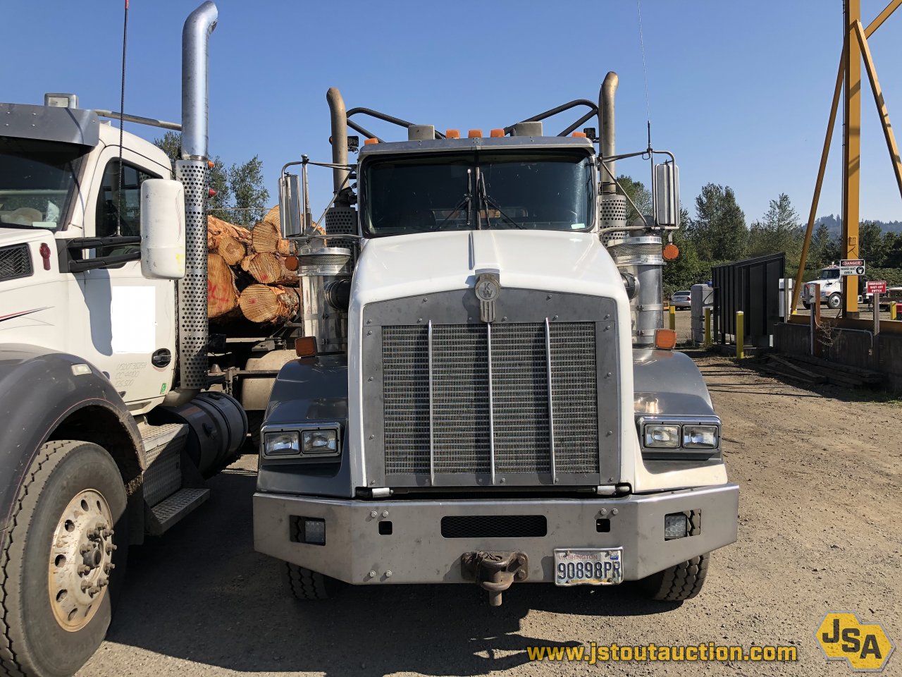 For Sale: 1999 Kenworth T800 Log Truck