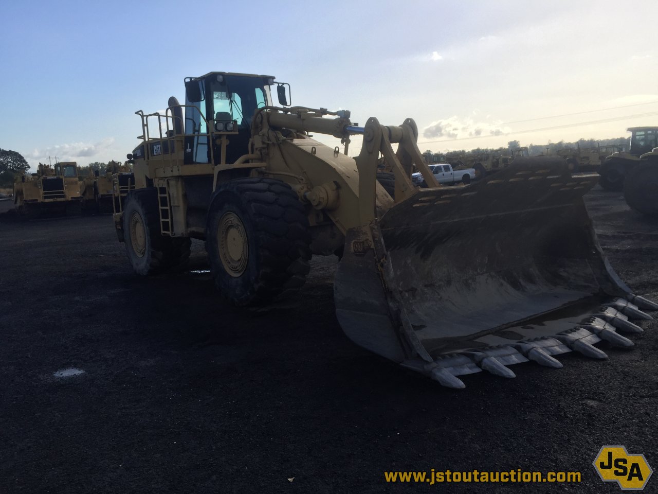 For Sale: 2001 Caterpillar 988G Wheel Loader
