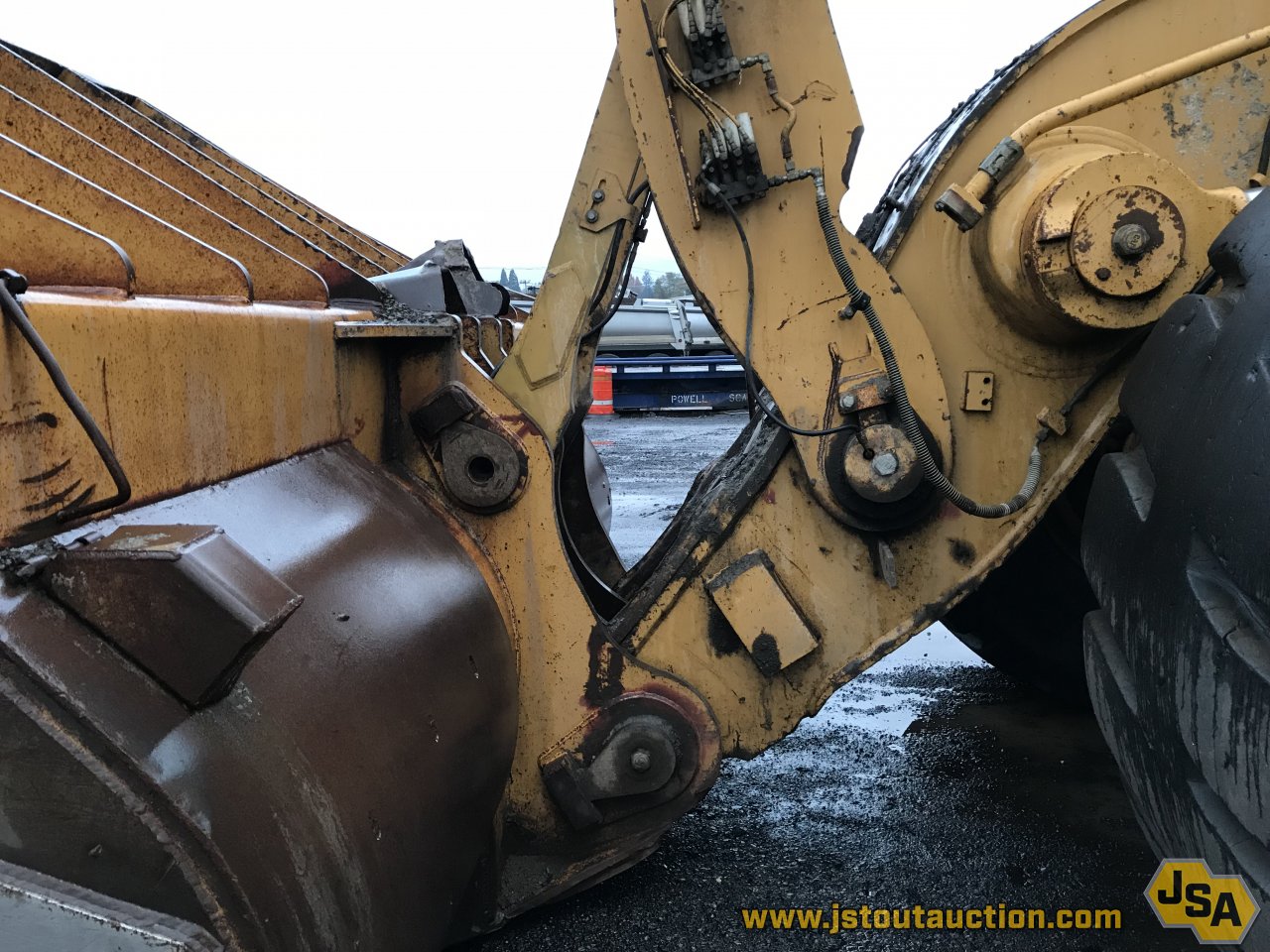 For Sale: 2003 Caterpillar 988G Wheel Loader