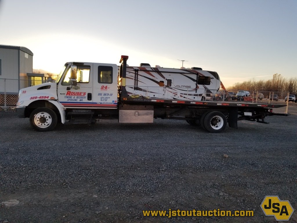 For Sale: 2004 International/Jerr-dan 4300 Rollback Truck