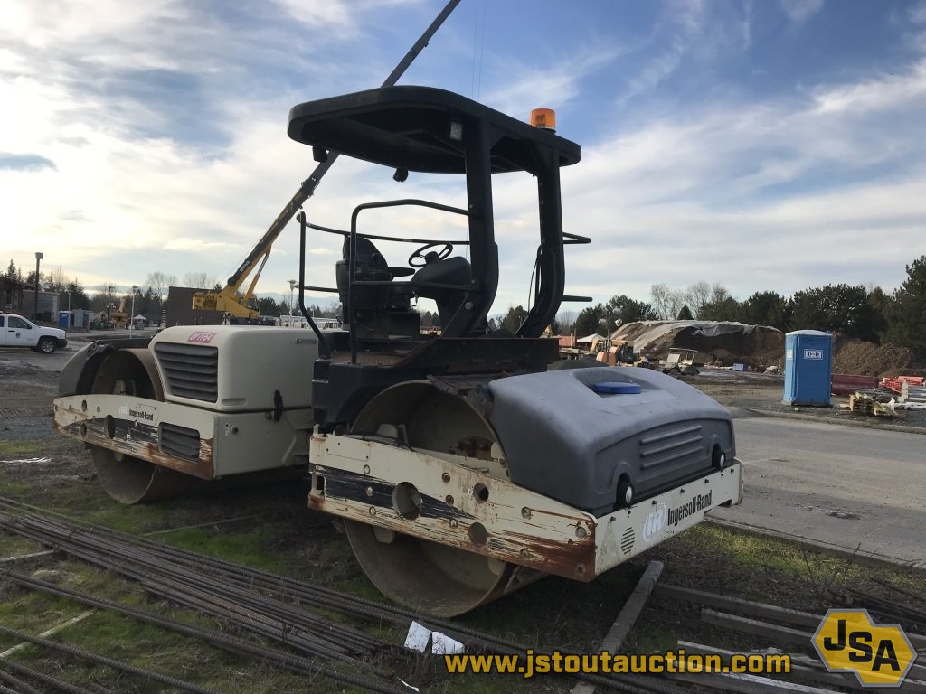 For Sale: 2005 Ingersoll-Rand DD118 Roller Vibratory Roller