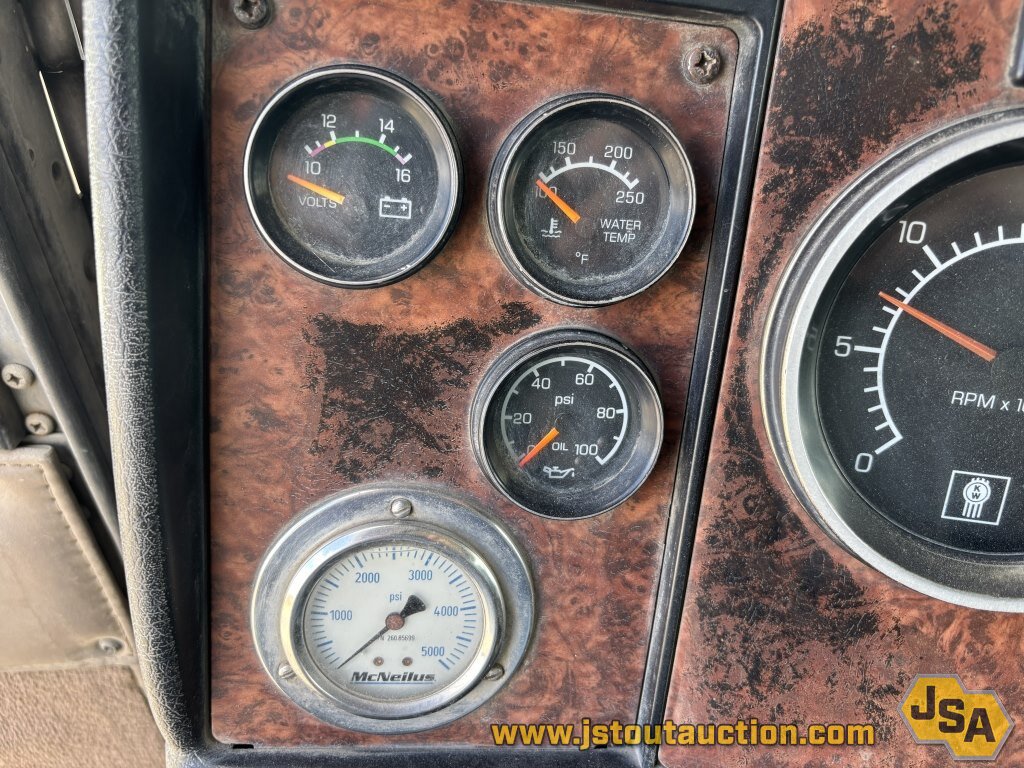 For Sale: 2005 Mc Neilus W900 Other Truck