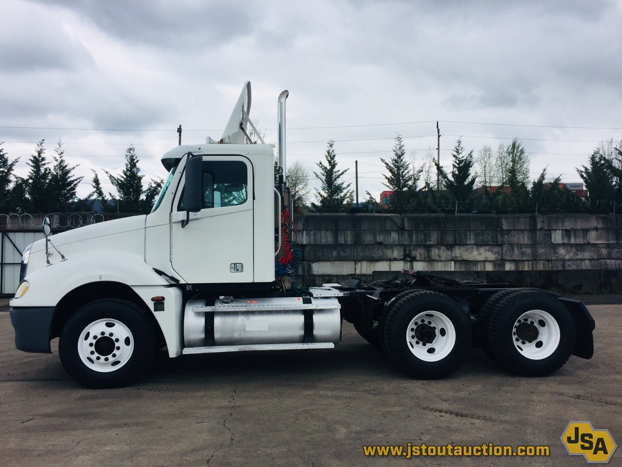 For Sale: 2006 Freightliner CL120064ST Tandem Axle