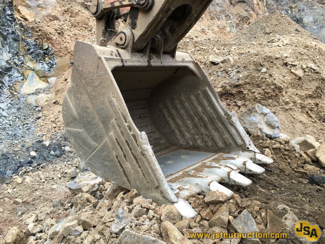 For Sale: 2006 Hitachi EX1900-5 Excavators