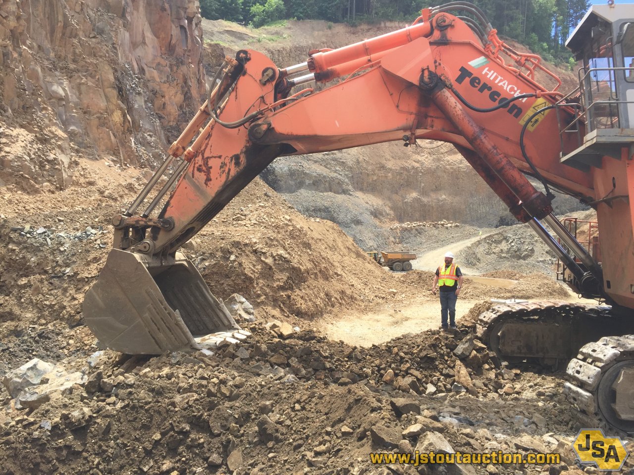 For Sale: 2006 Hitachi EX1900-5 Excavators