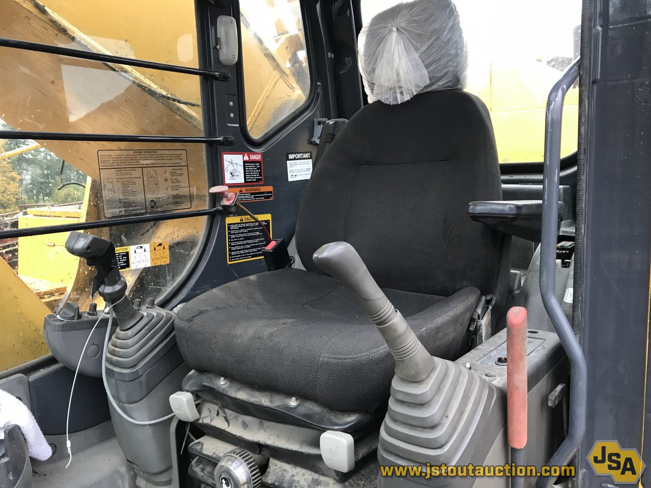 For Sale: 2006 John Deere 800C Excavators Crawler