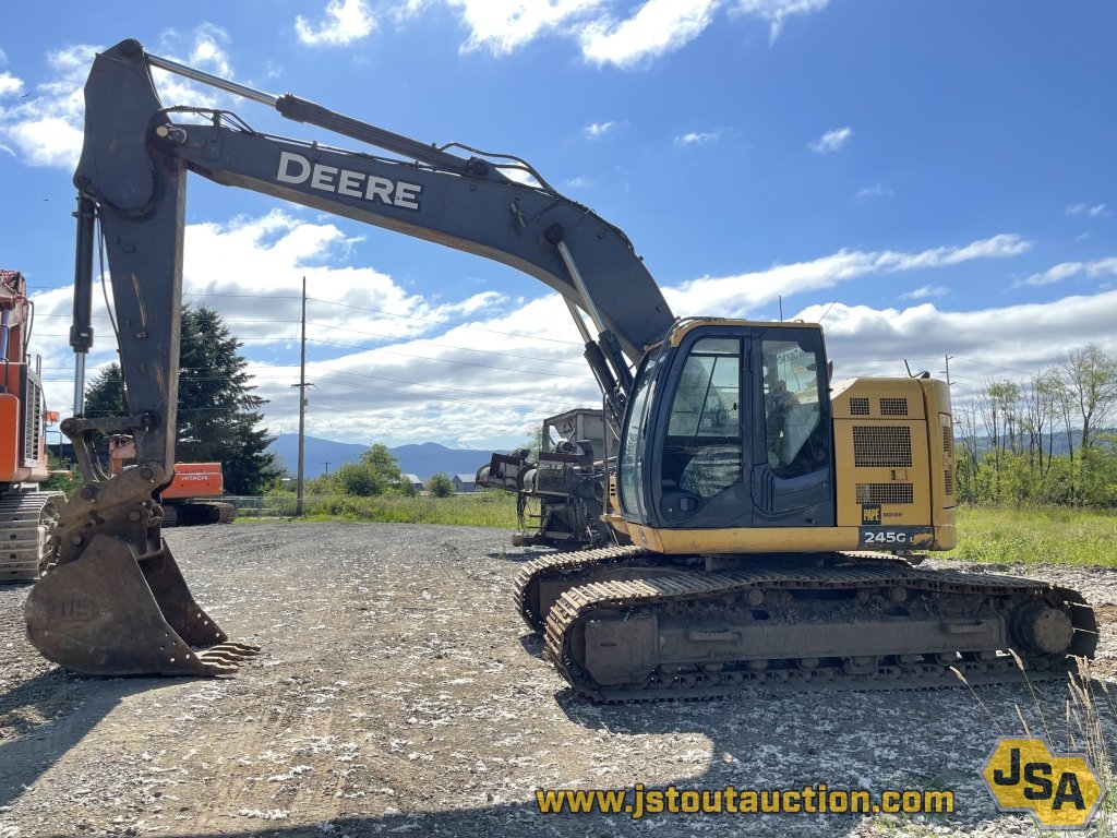 For Sale: 2014 John Deere 245GLC Excavators