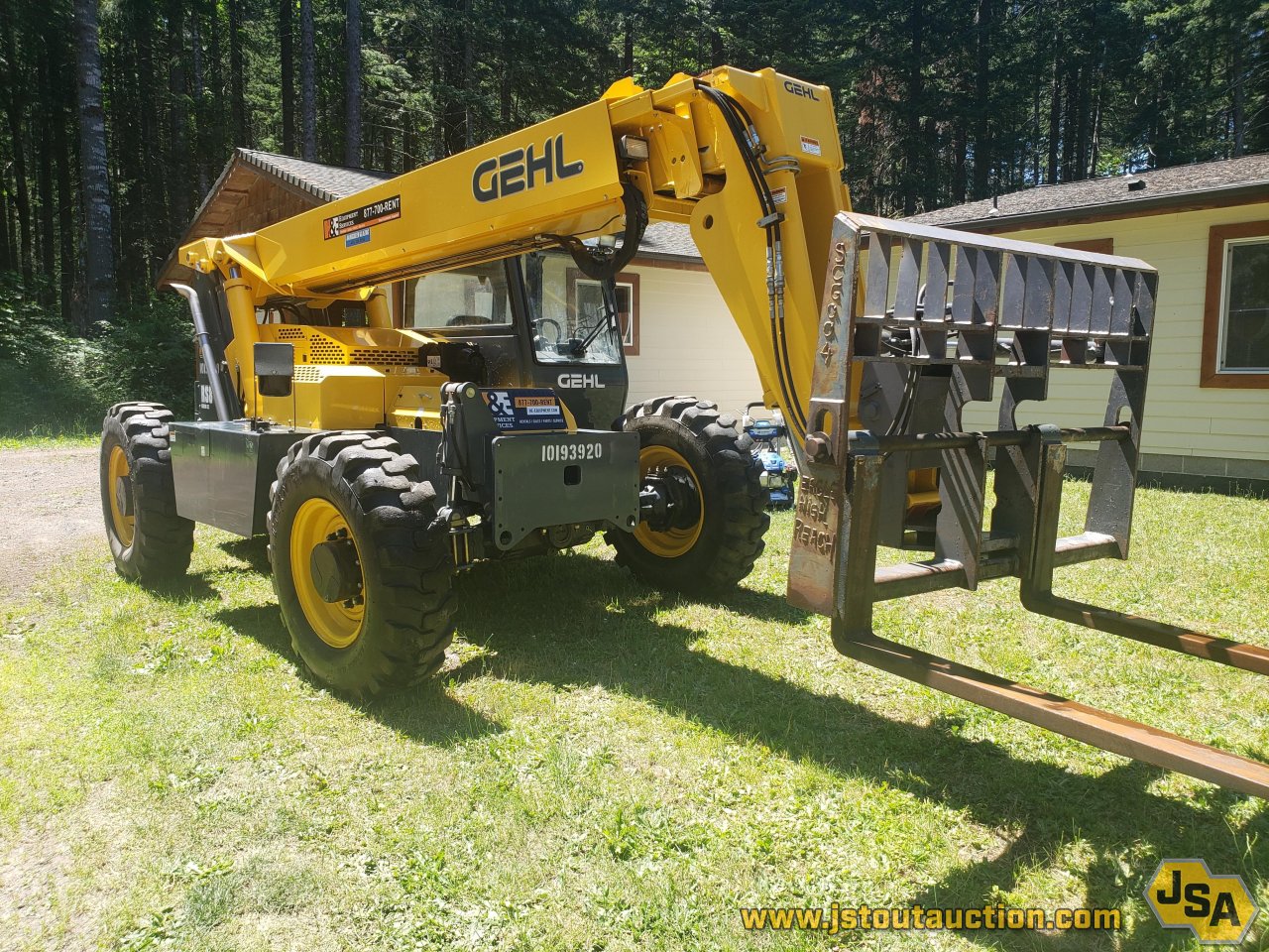 For Sale: 2016 Gehl RS8-44 Forklift Telescopic