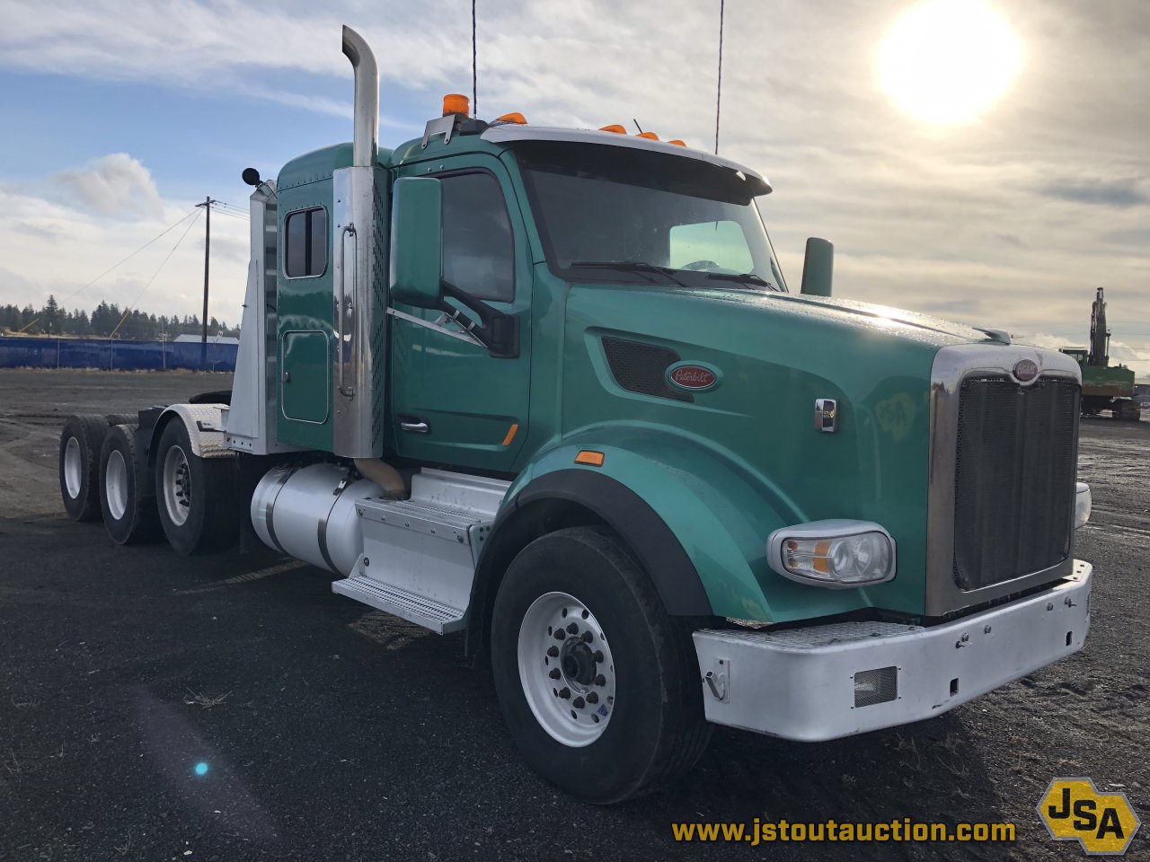 For Sale: 2016 Peterbilt 567 Sleeper